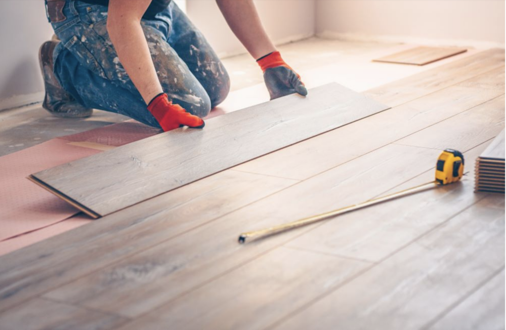 How to install a hardwood floor during renovations. - Plancher Metropole